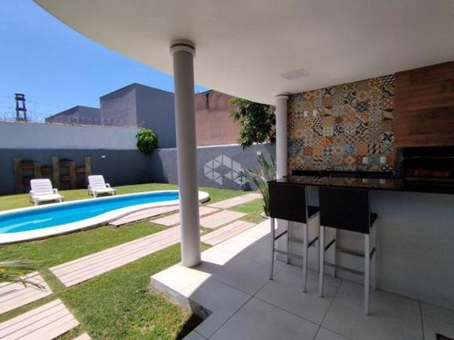 CASA COM 4 QUARTOS, 5 BANHEIROS, 4 VAGAS NO SÃO SEBASTIÃO