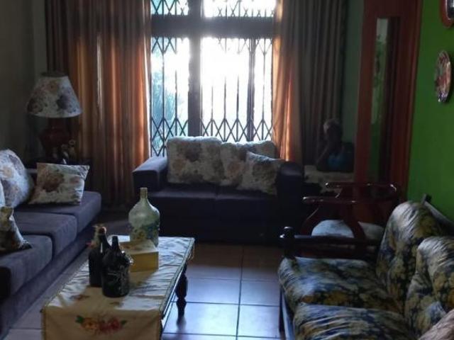 casa com 4 quartos comercial /residencial