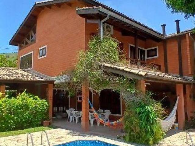 Casa com 4 quartos a 50m da praia da Pauba Escritura definitiva