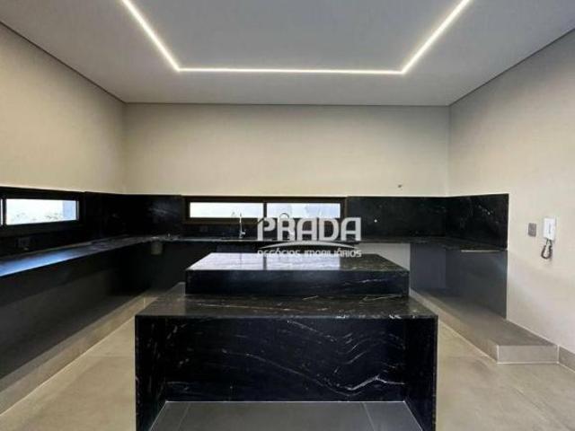 Casa com 4 quartos à venda, 401 m² Villa dos Ipês Uberlândia/MG