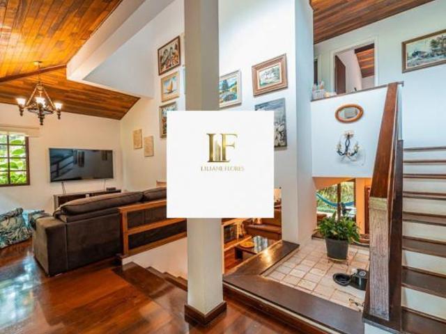 Casa com 1000 m² e 4 quartos à venda em Granja Viana