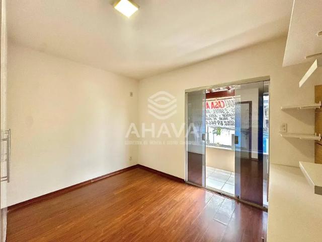 Casa com 4 Quartos à Venda, 418m², Heliópolis, próximo à Avenida Cristiano Machado