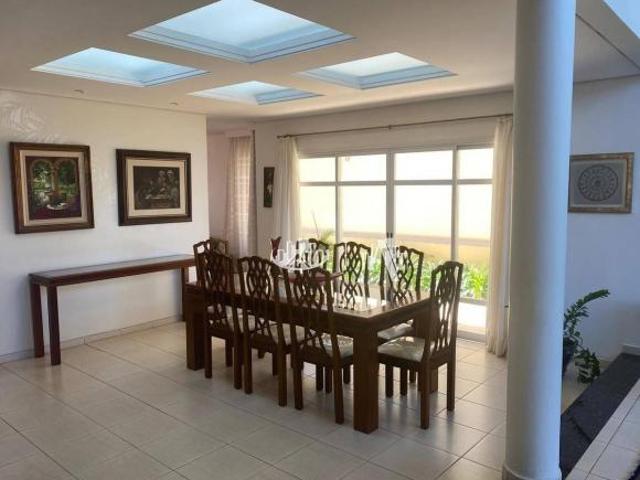 Casa com 4 quartos à venda, 420 m² por R$ 4.200.000 Pitanguá Londrina/PR