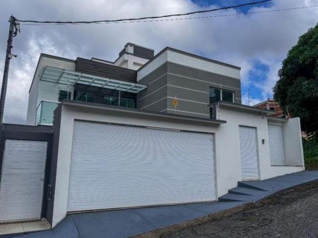Casa com 4 quartos à venda, 500 m² por R$ 2.500.000 Bom Pastor Juiz de Fora/MG