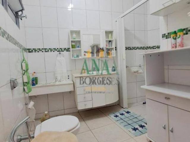 Casa com 4 quartos à venda