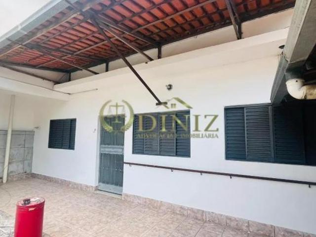 Casa com 4 quartos À Venda