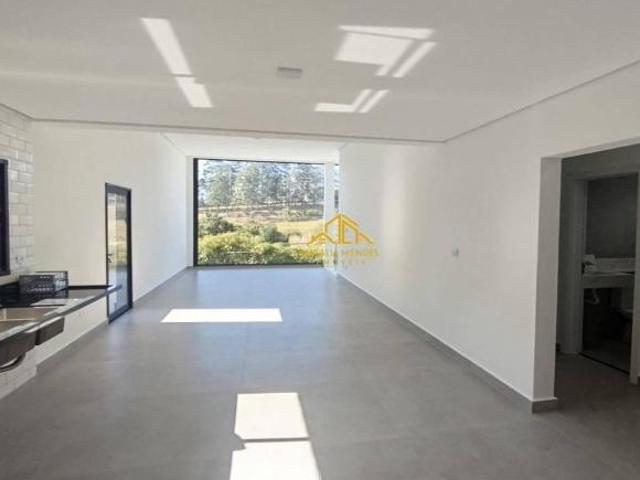 Casa com 4 quartos à venda, 180 m² por R$ 1.650.000 Aldeia da Serra Santana de Parnaíba/SP