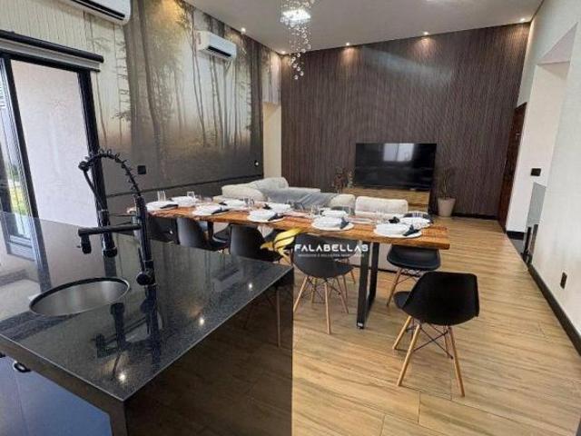 Casa com 4 quartos à venda, 208 m² por R$ 2.129.000