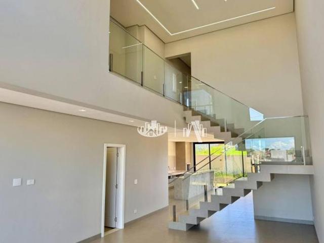Casa com 4 quartos à venda, 221 m² por R$ 1.680.000 Parque Taua Tangara Londrina/PR