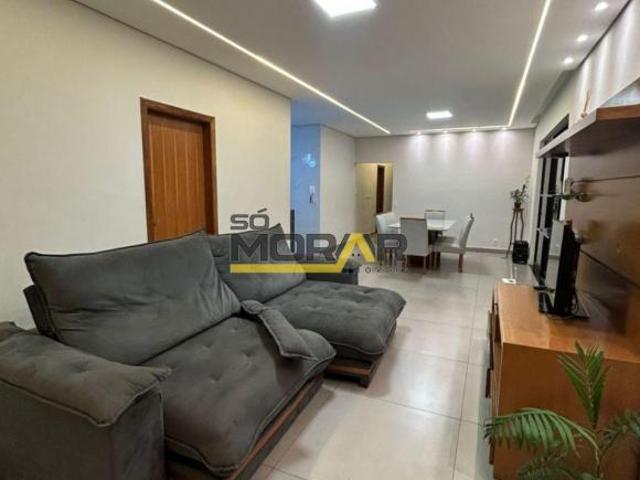 Casa com 4 Quartos a Venda, 235,36m2 – Santa Cruz