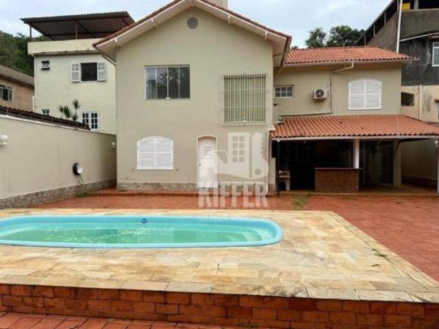 Casa com 4 quartos à venda, 247 m² por R$ 1.200.000 Alem Paraiba Além Paraíba/MG