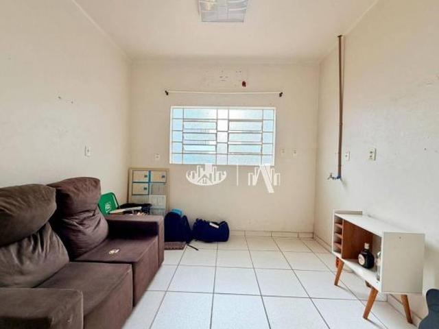 Casa com 4 Quartos à venda, 264 m² por R$ 1.100.000 Centro Londrina/PR