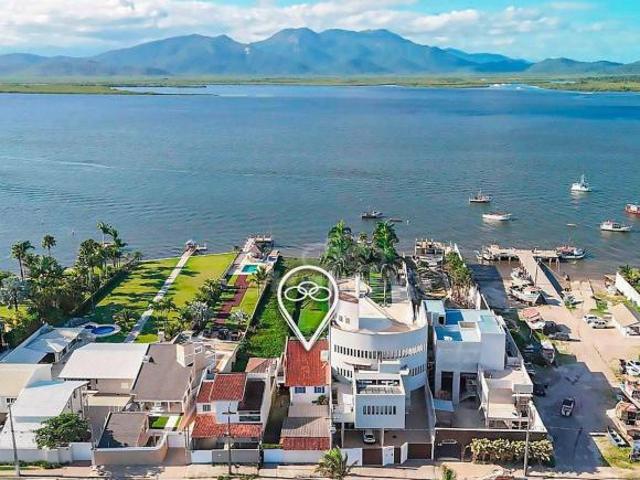 Casa com 4 quartos à venda, 300 m² por R$ 4.300.000 Piçarras Guaratuba/PR