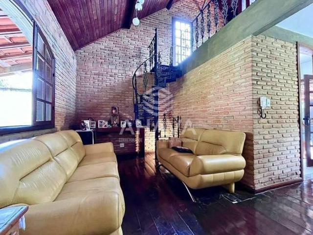 Casa com 4 Quartos à Venda, 300m², Bandeirantes, Próximo à Lagoa da Pampulha