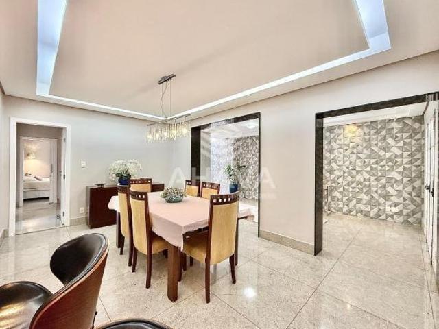 Casa com 4 Quartos à Venda, 360m², Itapoã, próximo à Avenida Dom Pedro I