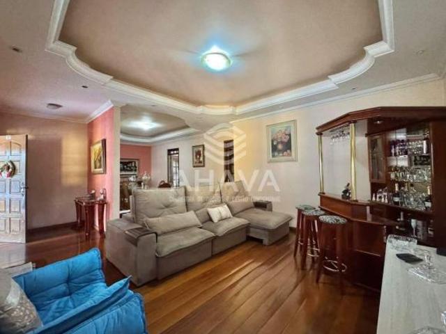 Casa com 4 Quartos à Venda, 360m², São João Batista