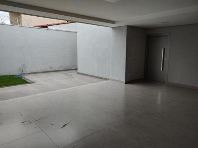 Casa com 4 quartos à venda, bairro Cidade Jardim Uberlândia/MG