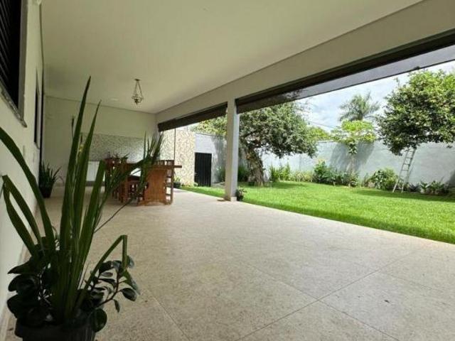 Casa com 4 quartos à venda, Bairro Segismundo Pereira Uberlândia/MG