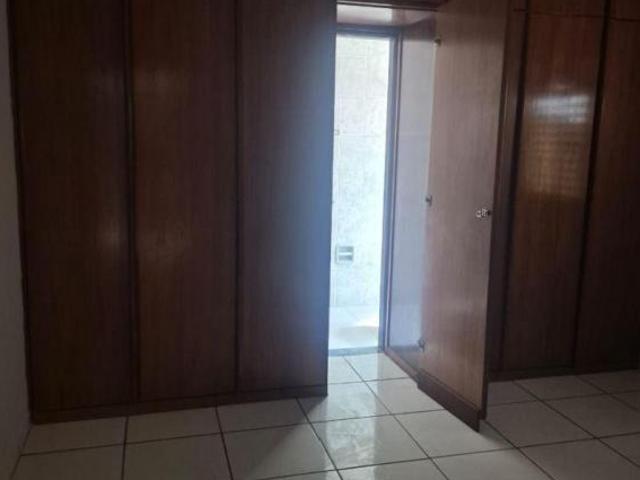 Casa com 4 quartos à venda bairro Presidente Roosevelt Uberlândia/MG