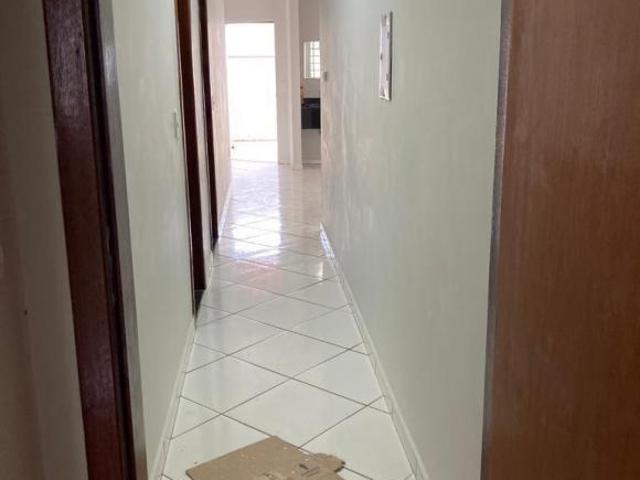 Casa com 4 quartos à venda bairro Presidente Roosevelt Uberlândia/MG