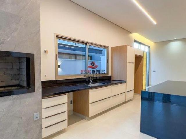 Casa com 4 quartos à venda Condominio Jardim Versailles Uberlândia/MG