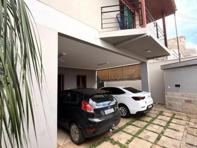 Casa com 4 quartos à venda em Varginha, no bairro Conjunto Residencial Jetcon