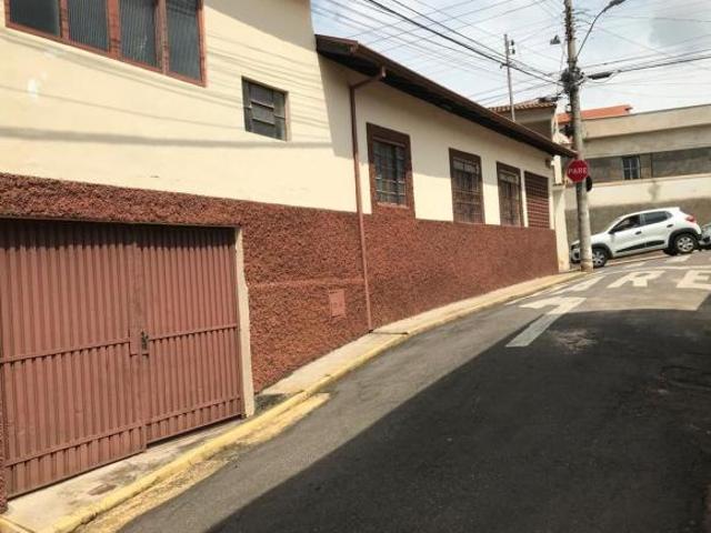 Casa com 4 quartos à venda em Varginha, no bairro Centro