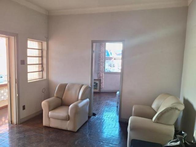 Casa com 4 quartos à venda em Varginha, no bairro Centro