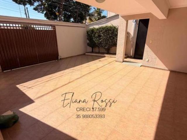 Casa com 4 quartos à venda em Varginha, no bairro Vila Pinto