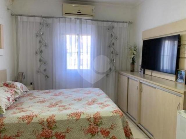 Casa com 4 quartos à venda em Vila domitila SP