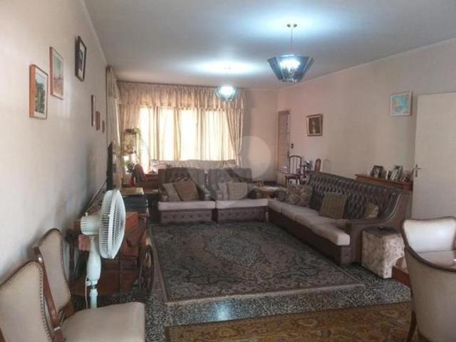 Casa com 4 quartos à venda em Vila galvão SP