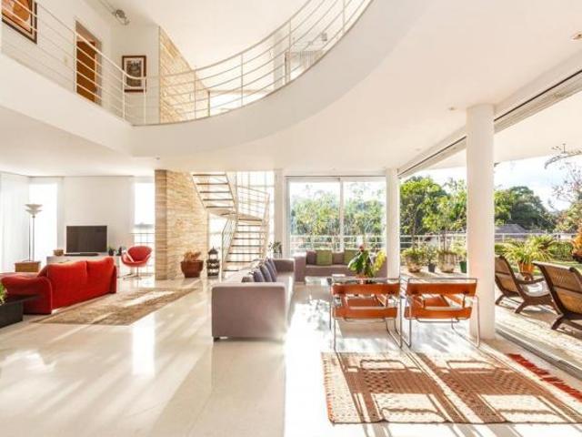 Casa com 4 quartos à venda em Vila Inah SP