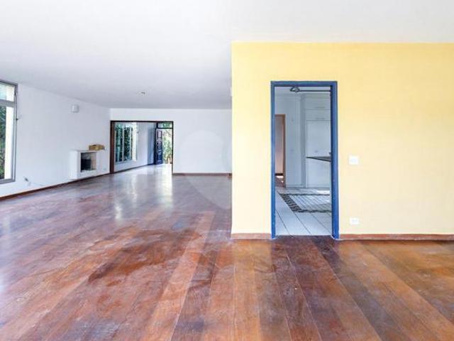 Casa com 4 quartos à venda em Alto de pinheiros SP