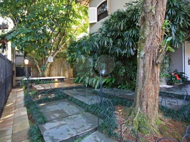 Casa com 4 quartos à venda em Alto de pinheiros SP