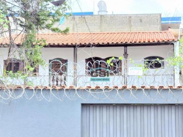 Casa com 4 quartos à venda em Belo Horizonte, no bairro Cachoeirinha