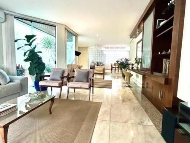 Casa com 4 quartos à venda em Belo Horizonte, no bairro Castelo