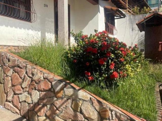 Casa com 4 quartos à venda em Belo Horizonte, no bairro Castelo