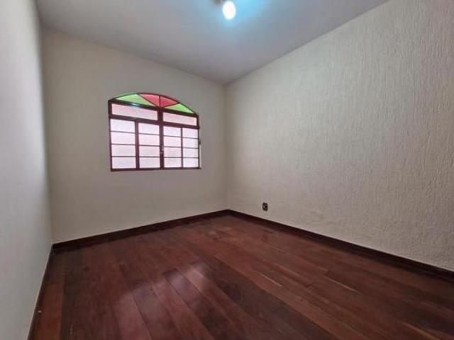 Casa com 4 quartos à venda em Belo Horizonte, no bairro Castelo