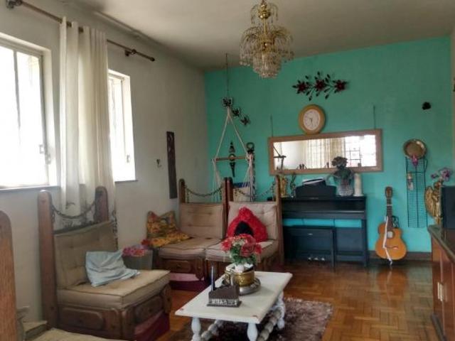 Casa com 4 quartos à venda em Belo Horizonte, no bairro Alto Barroca