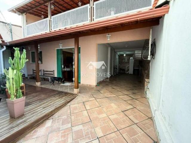 Casa com 4 quartos à venda em Belo Horizonte, no bairro Araguaia