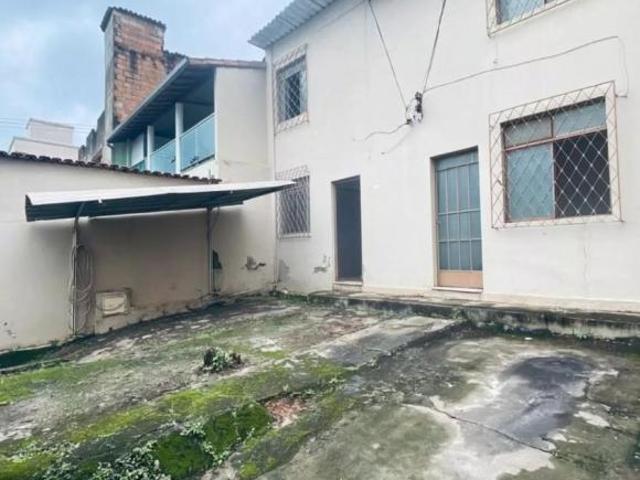 Casa com 4 quartos à venda em Belo Horizonte, no bairro Barreiro
