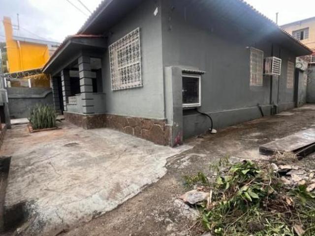 Casa com 4 quartos à venda em Belo Horizonte, no bairro Barreiro
