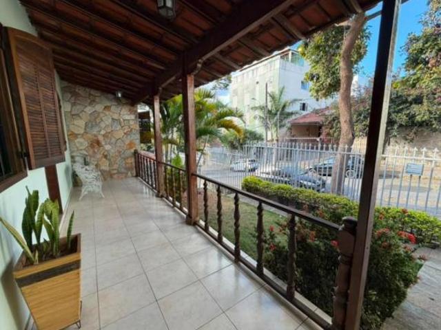 Casa com 4 quartos à venda em Belo Horizonte, no bairro Itapoã