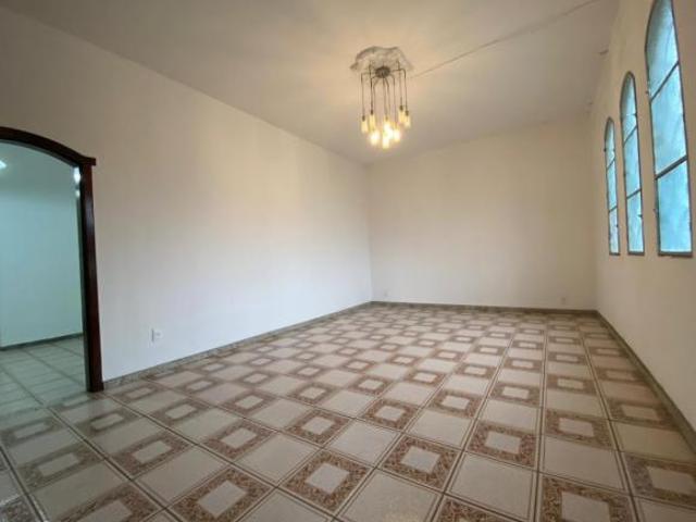 Casa com 4 quartos à venda em Belo Horizonte, no bairro João Pinheiro