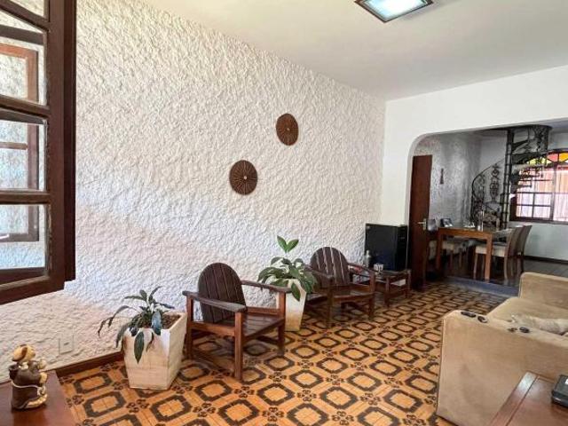Casa com 4 quartos à venda em Belo Horizonte, no bairro Ouro Preto