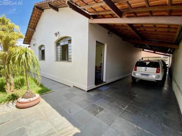 Casa com 4 quartos à venda em Belo Horizonte, no bairro Ouro Preto