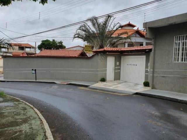 Casa com 4 quartos à venda em Belo Horizonte, no bairro Milionários