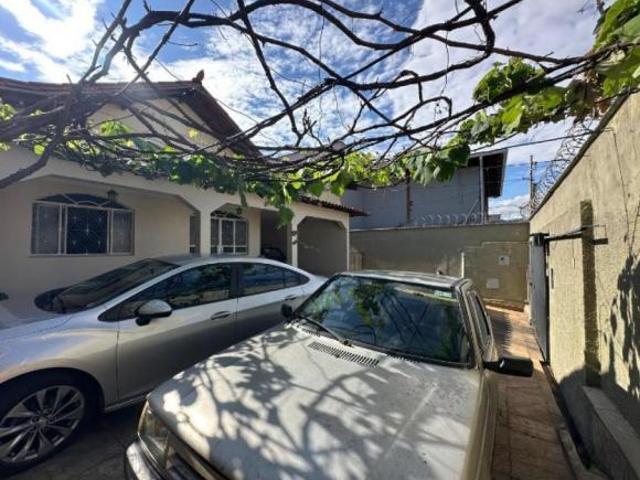 Casa com 4 quartos à venda em Belo Horizonte, no bairro Milionários Barreiro