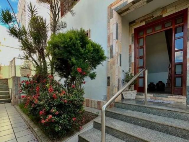 Casa com 4 quartos à venda em Belo Horizonte, no bairro Nova Esperança