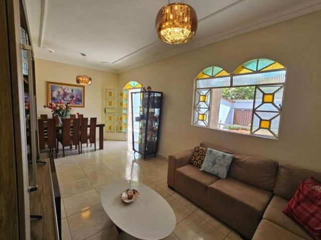 Casa com 4 quartos à venda em Belo Horizonte, no bairro Santa Cruz